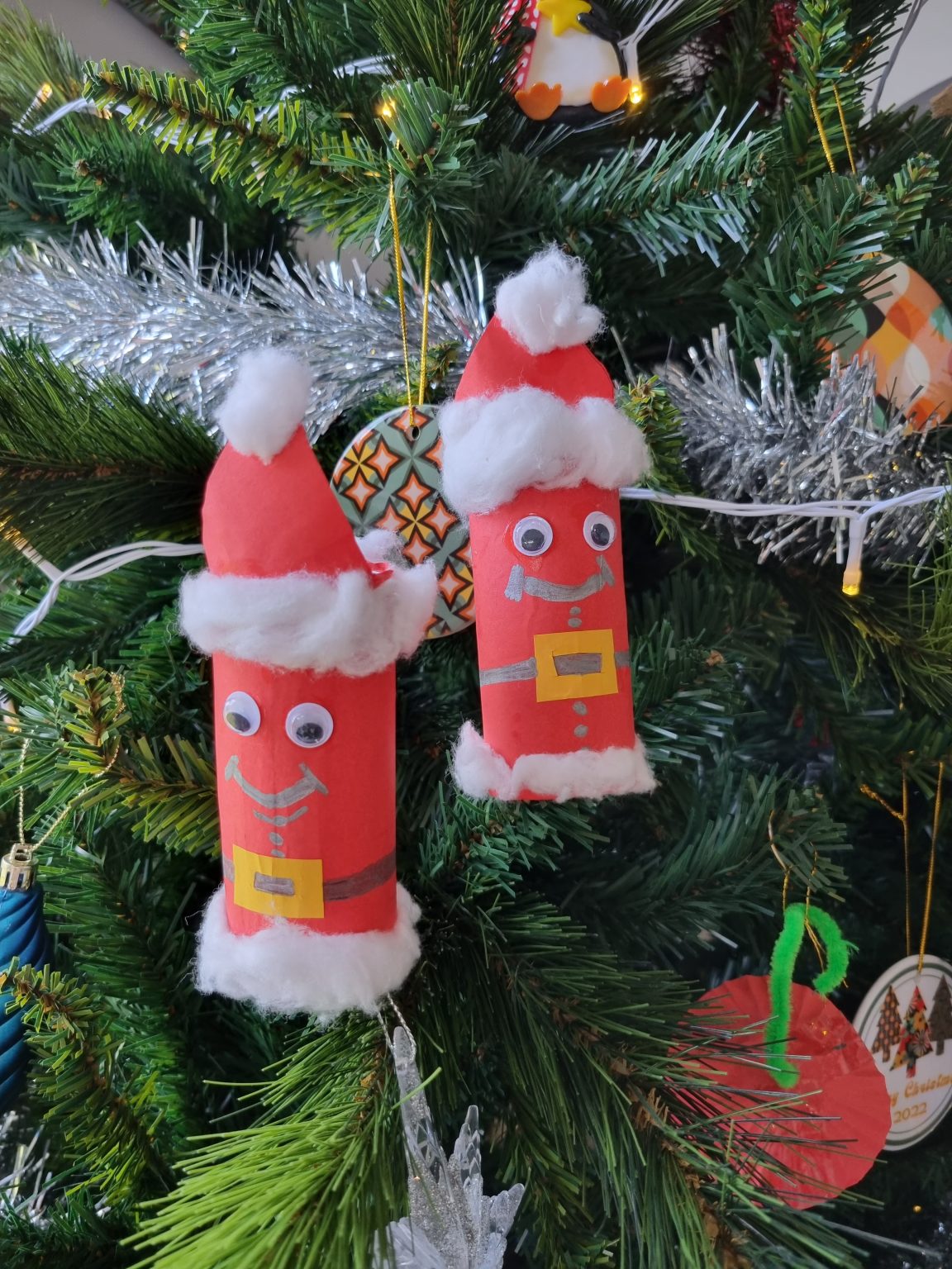 SANTA CRAFT – FINGER PUPPETS | Make your own decorations